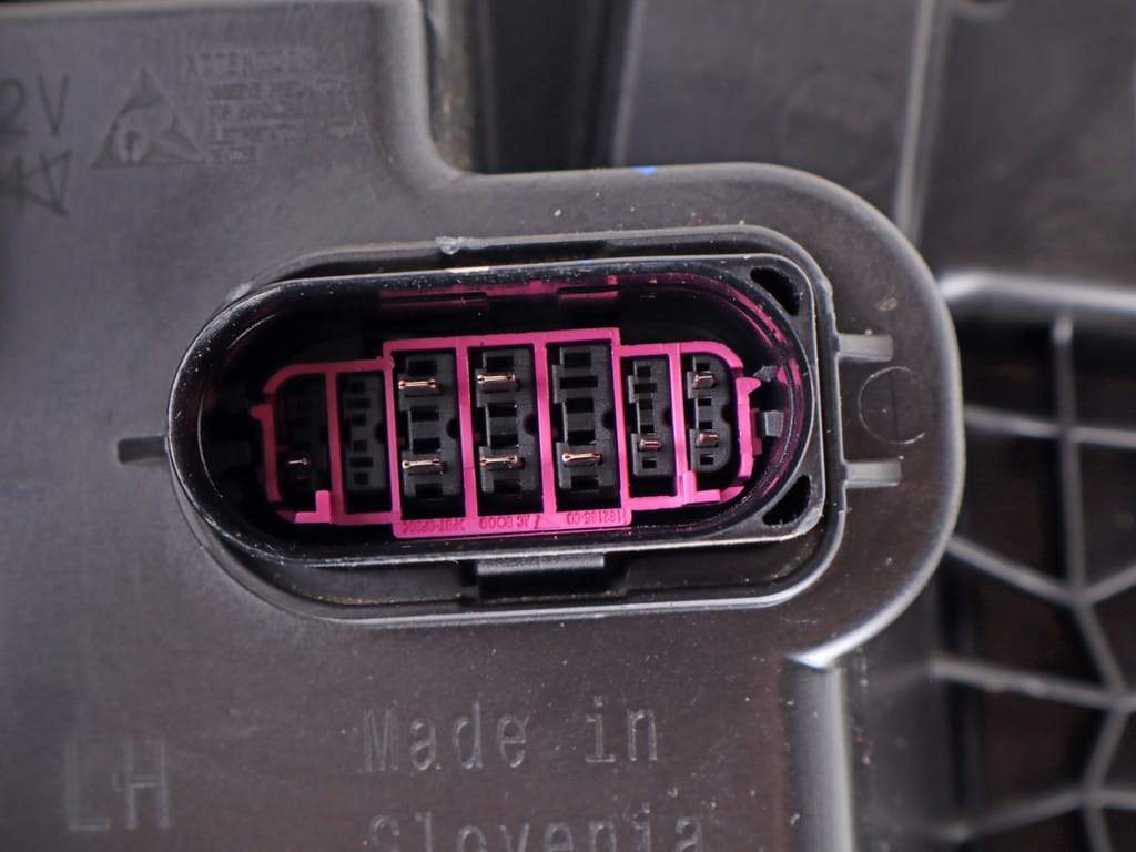 REFLEKTOR LEWY LED MATRIX VISION • Parts for • Peugeot • Citroen • Renault